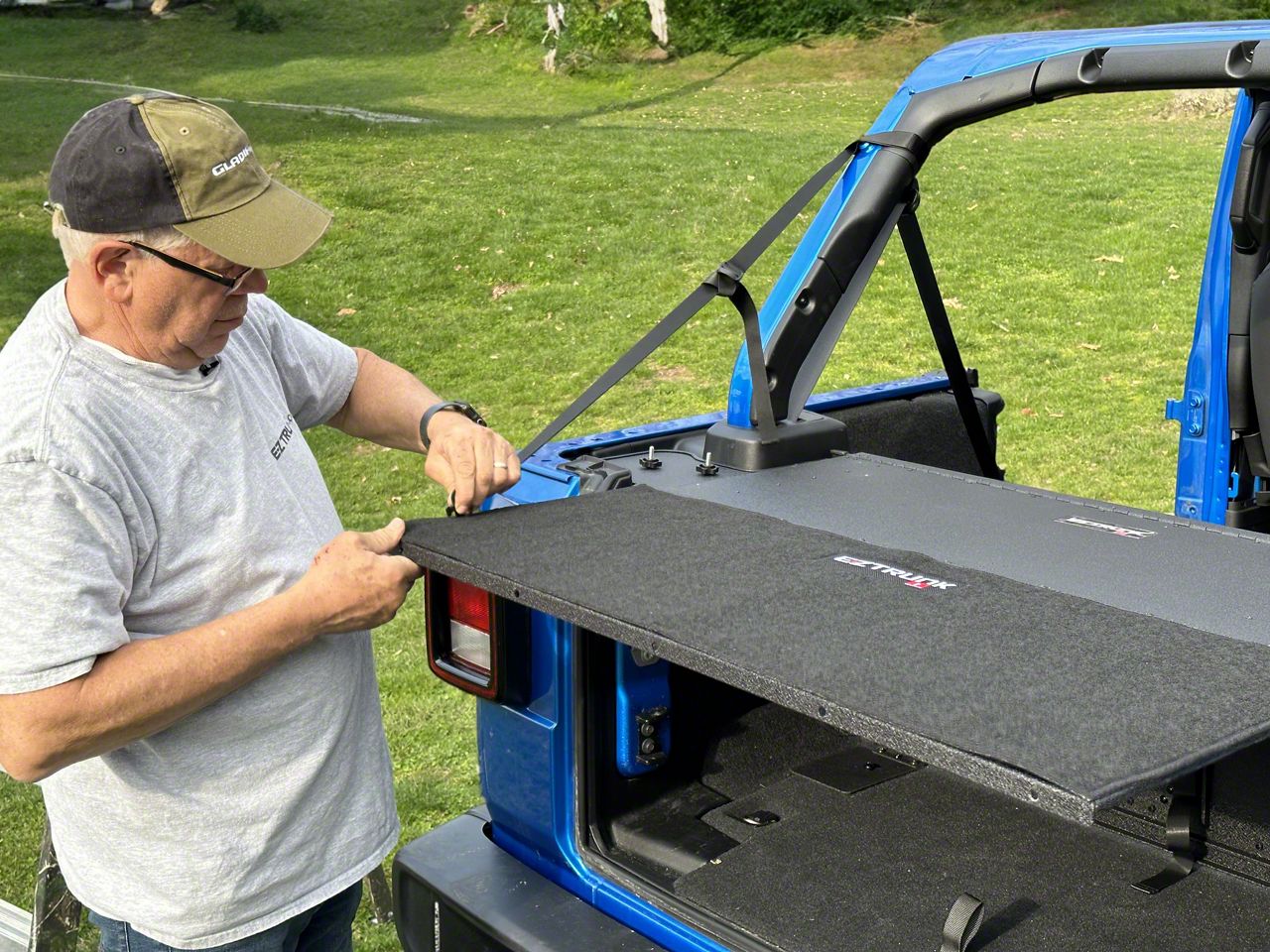 EZ 4x4 Jeep Wrangler EZ-Trunk Tailgate Table 1918 0033 (18-24 Jeep ...